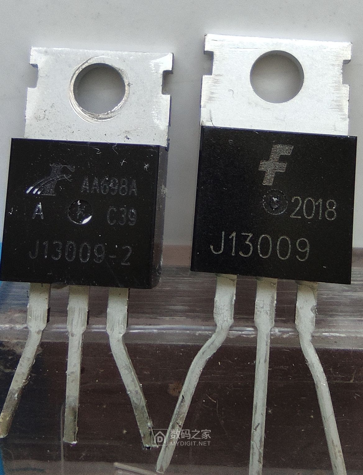 新旧J13009-2对比 - 拆机乐园 数码之家
