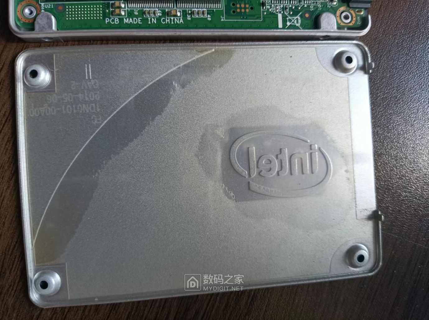 英特尔intel SSD Pro 1500 Series 180GB 首拆吧 - SSD存储技术 数码之家