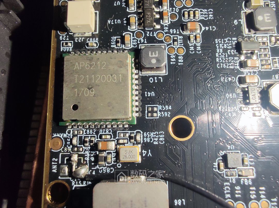 一款瑞芯微RK3128方案的智能DLP技术投影机拆解，安卓7.1.1系统 - 拆机乐园 数码之家