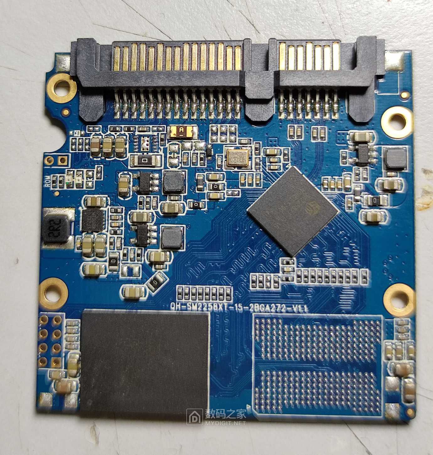 水一贴第一次见到bga252的颗粒另外分享一下土狗位置 - SSD存储技术 数码之家