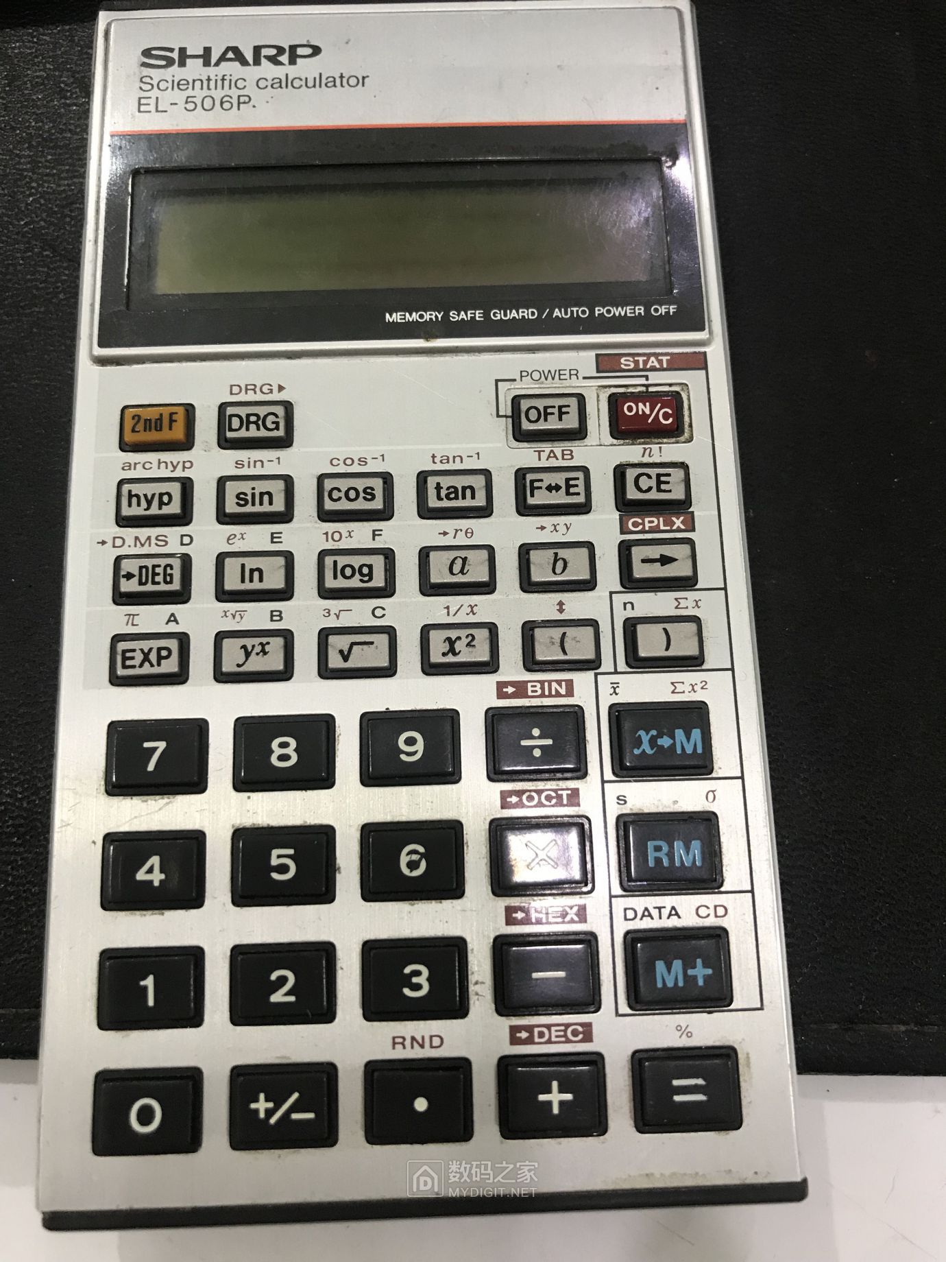 拆修一个比较老的计算器：夏普EL-506P - 拆机乐园 数码之家