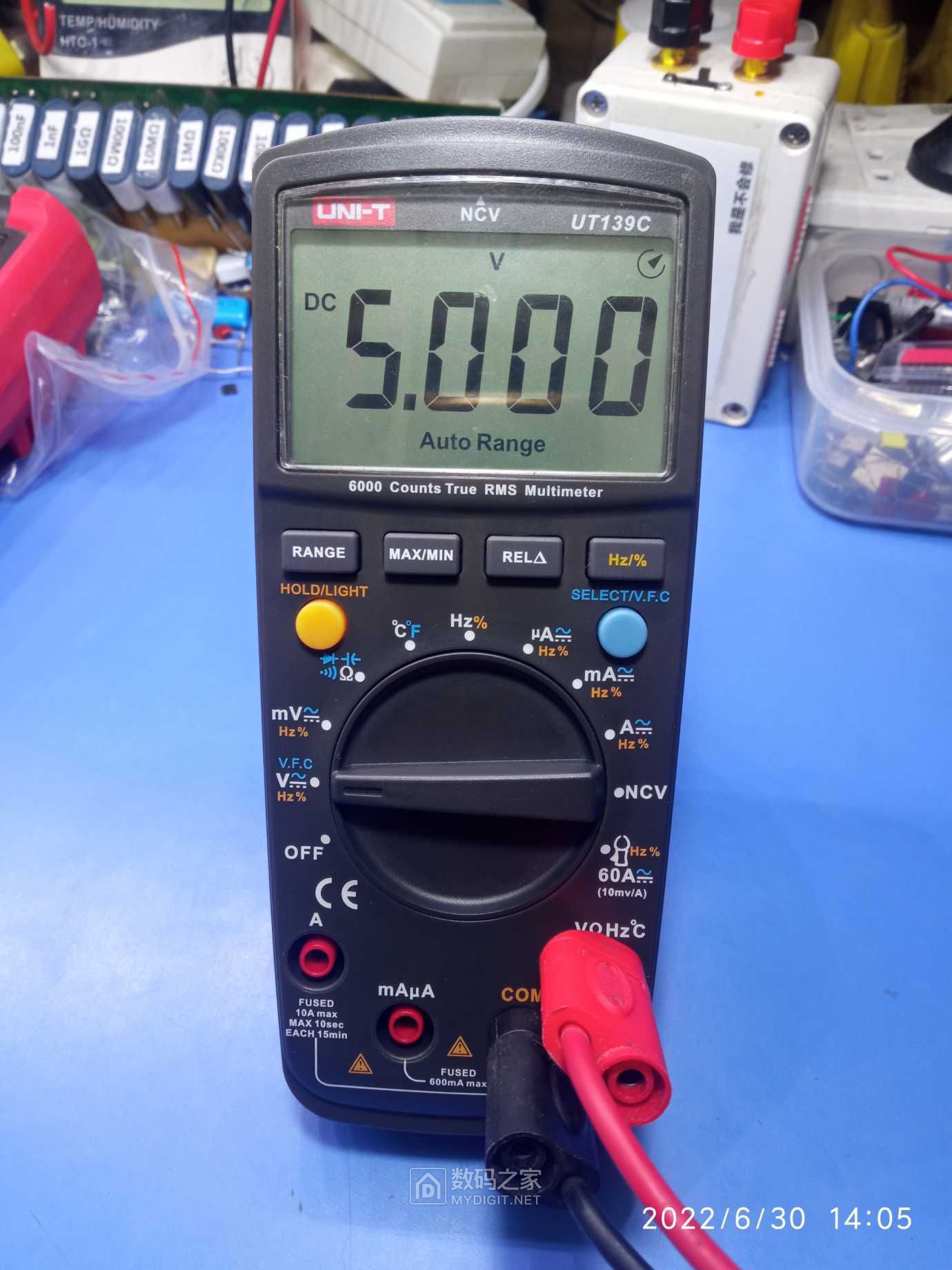 优利德UT17B PRO和UT139C放一起拆机测评，避免过多灌水！ - 仪表谈谈 数码之家