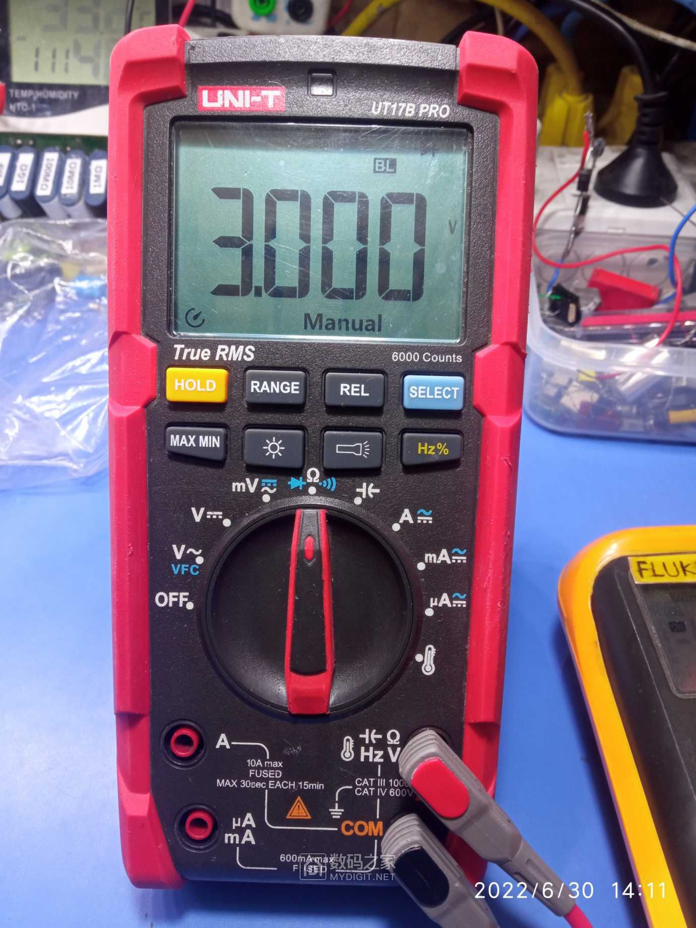 优利德UT17B PRO和UT139C放一起拆机测评，避免过多灌水！ - 仪表谈谈 数码之家