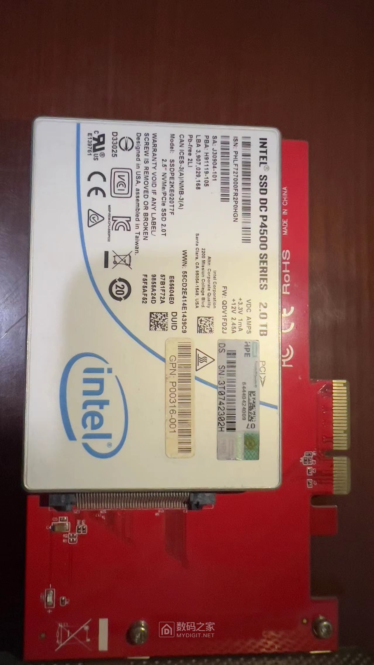 Intel SSD DC P4500 2TB拆解 - SSD存储技术 数码之家