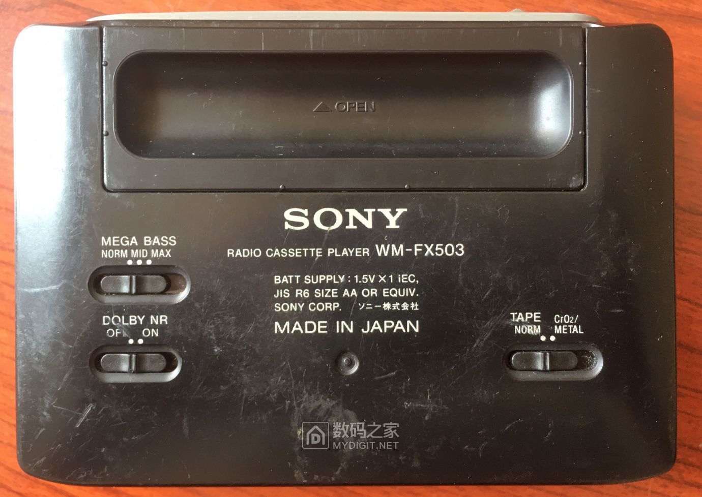 科技以换壳为本,索尼以套娃为本。WM-FX503/FX507上一个特殊的电池仓引发的... - 拆机乐园 数码之家