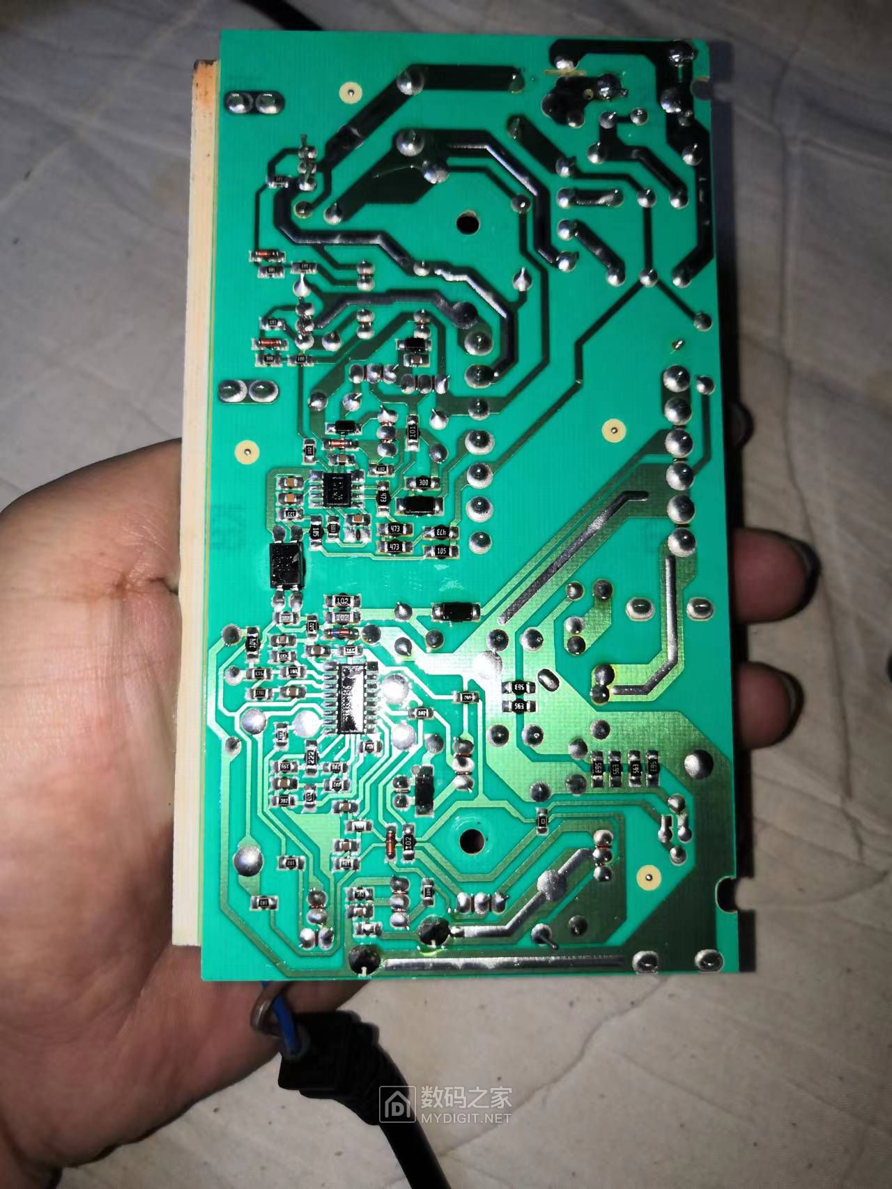 拆一个全新的西普尔 充电器SP600 - 拆机乐园 数码之家