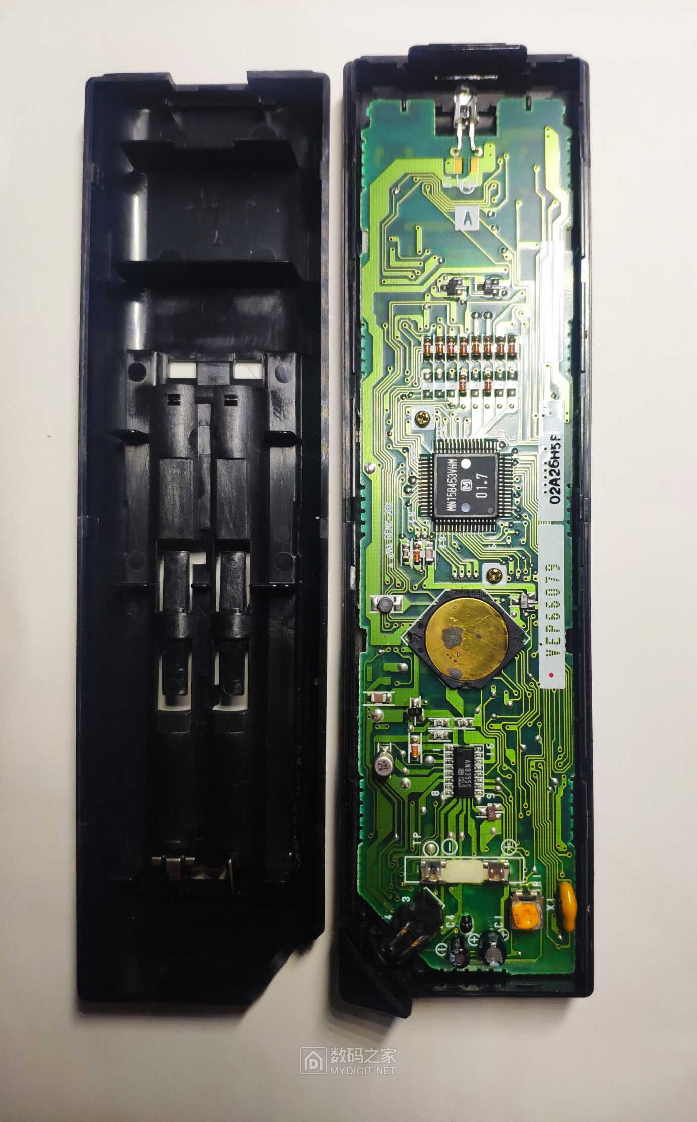 拆个90年代的松下L15录像机遥控器（National VEQ0923） - 拆机乐园 数码之家