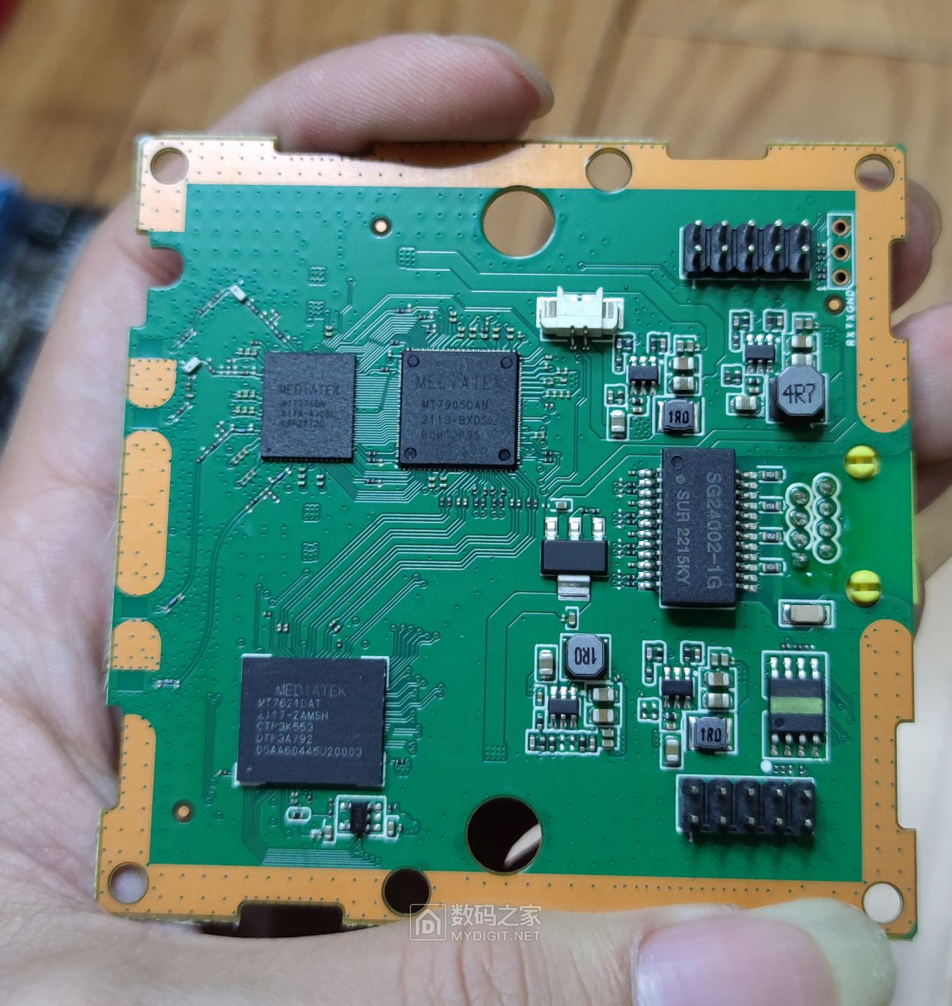 爱快新品！IK-N9 WiFi6新款86面板式AP拆解 - 拆机乐园 数码之家