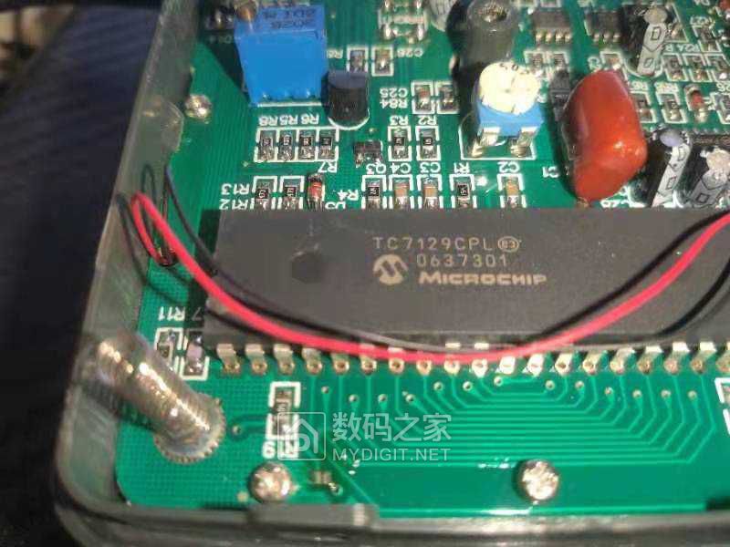 拆古董四位半万用表UR8906A - 仪表谈谈 数码之家