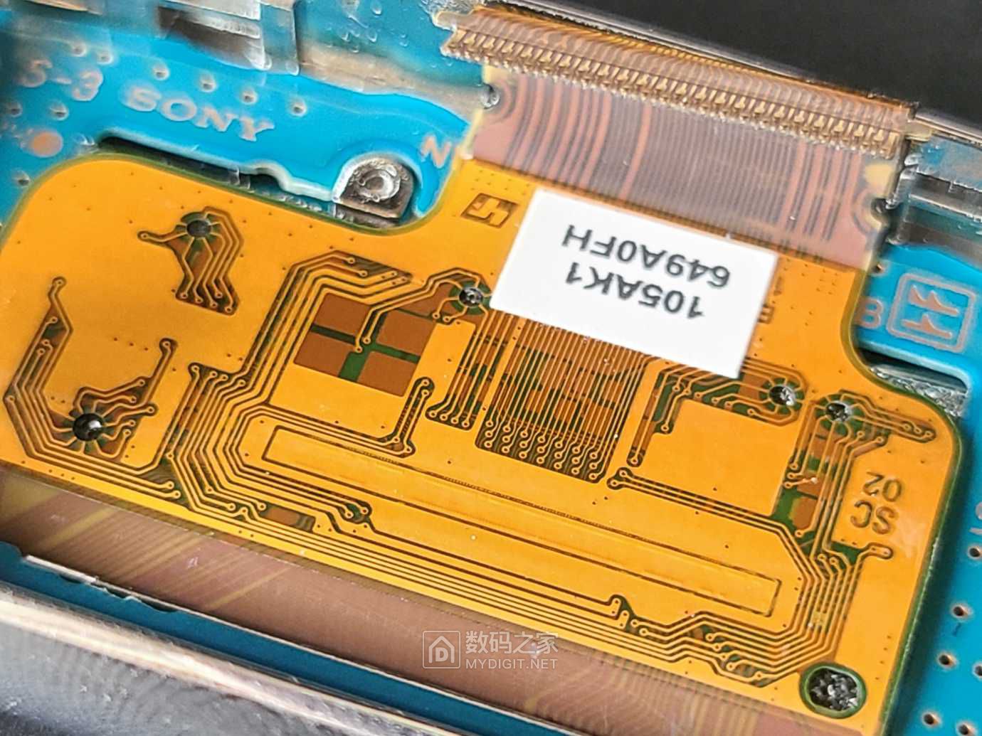 索尼小巧MP3拆解第六篇：SONY NW-S706F（鱼雷）拆解 - 拆机乐园 数码之家