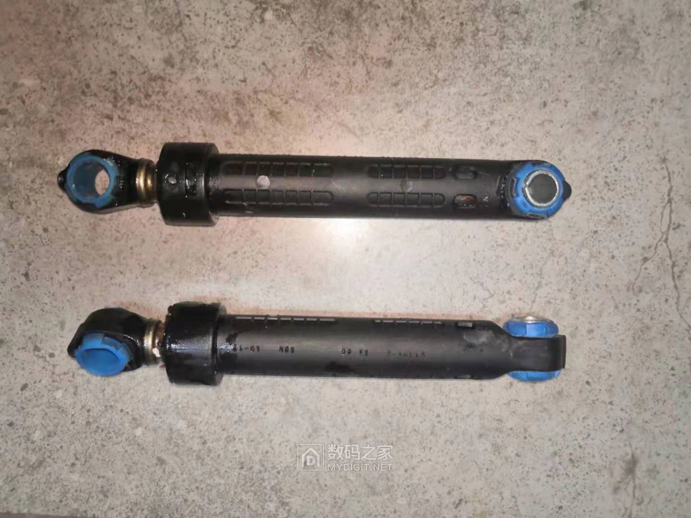 松下阿尔法XQG70-VD76ZN洗衣机更换减震器 - 维修达人 数码之家