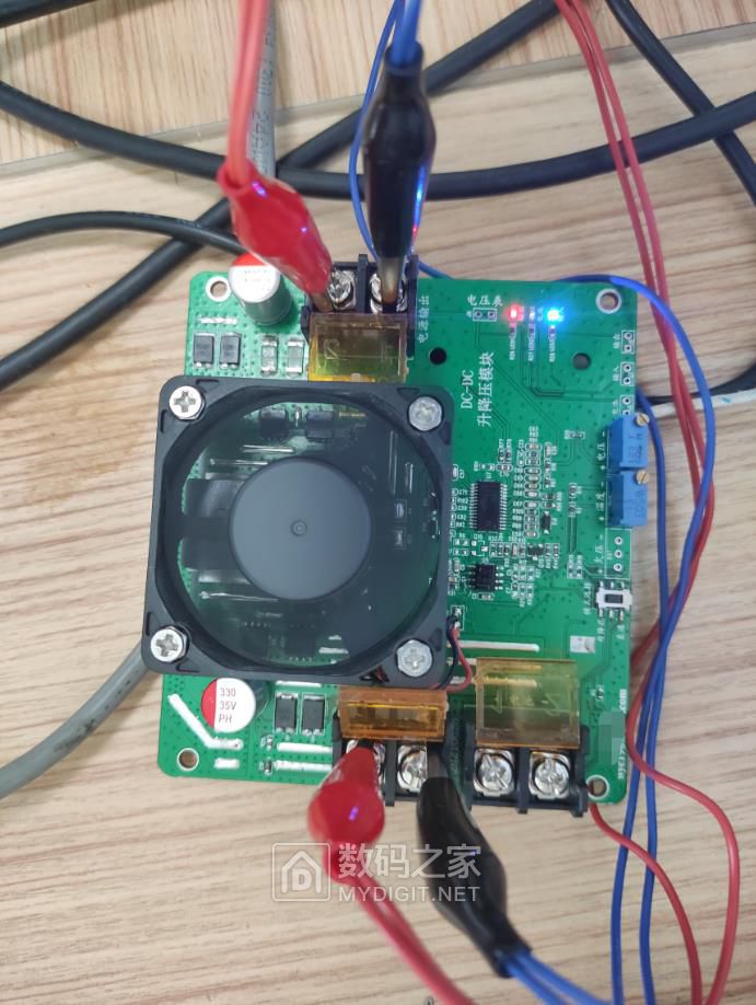 DC-DC自动升降压电路，升降压芯片使用TI LM5176制作 - 电源/充电器 数码之家