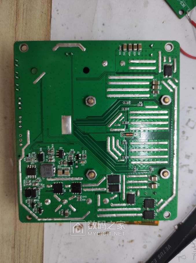 DC-DC自动升降压电路，升降压芯片使用TI LM5176制作 - 电源/充电器 数码之家