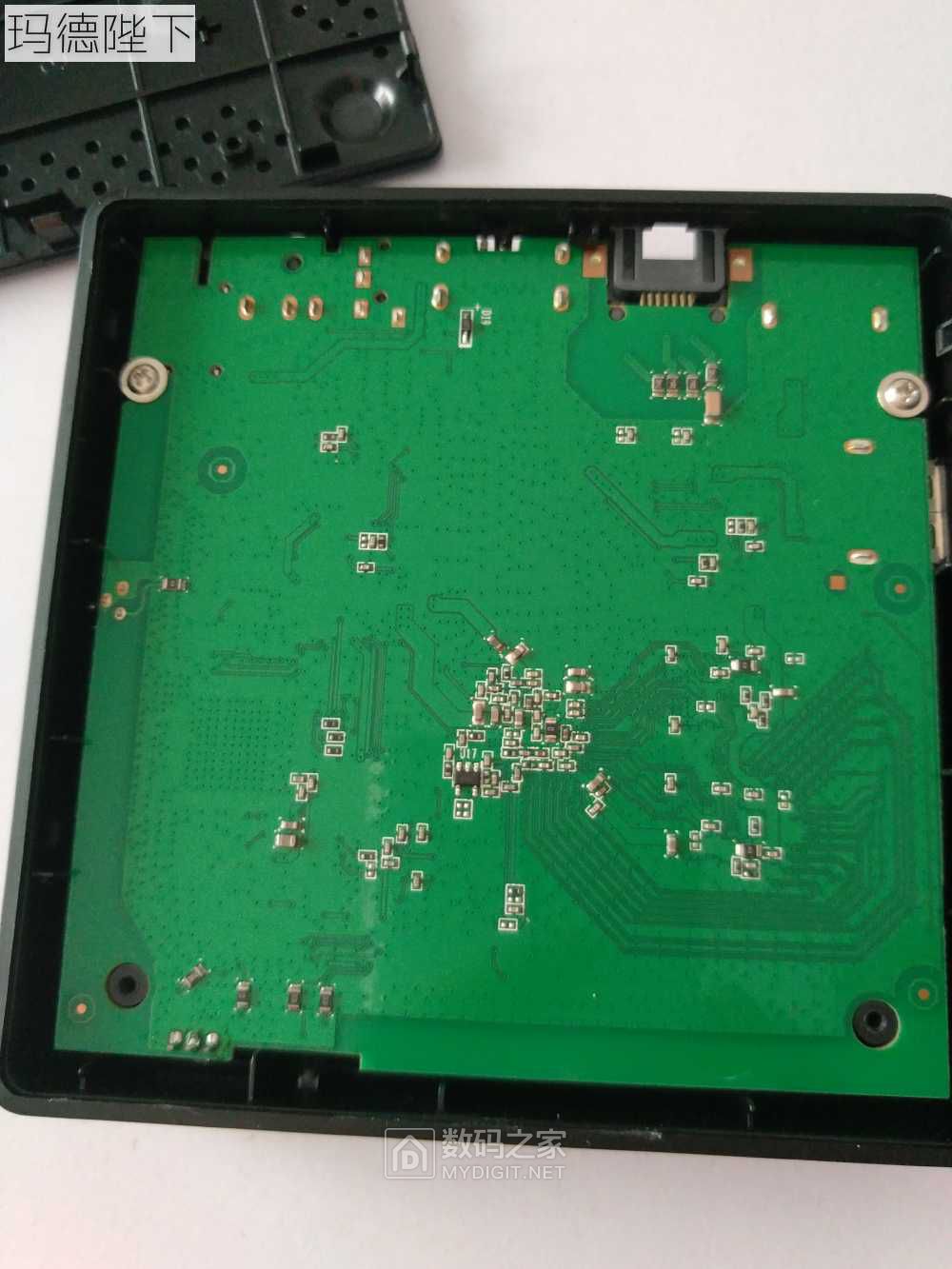 拆一个移动的机顶盒M301H，RTL8822CS的无线蓝牙，可惜是CPU海思的芯片好刷..... - 拆机乐园 数码之家