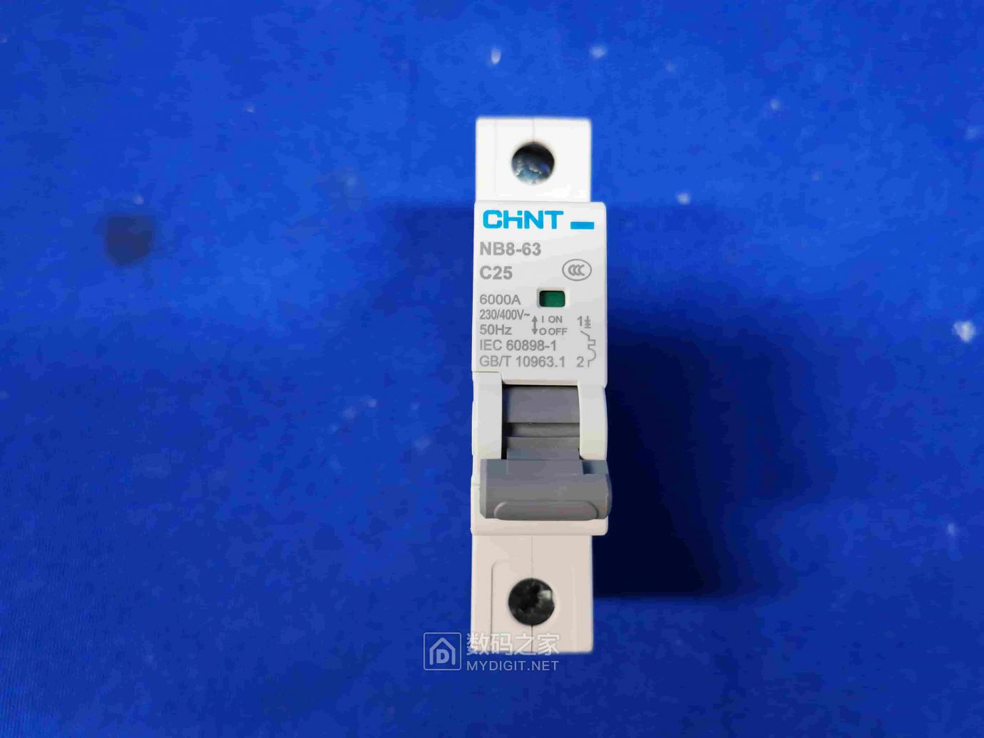 正泰 NB8 1P C25 断路器 拆拆拆 - 拆机乐园 数码之家