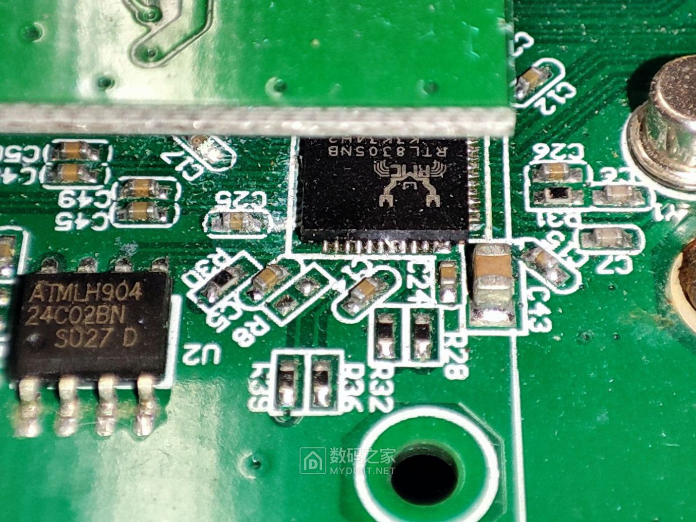 拆个不知名的PoE交换机ZWD-8+2BZDN-X，电源主板全是坏的 - 拆机乐园 数码之家