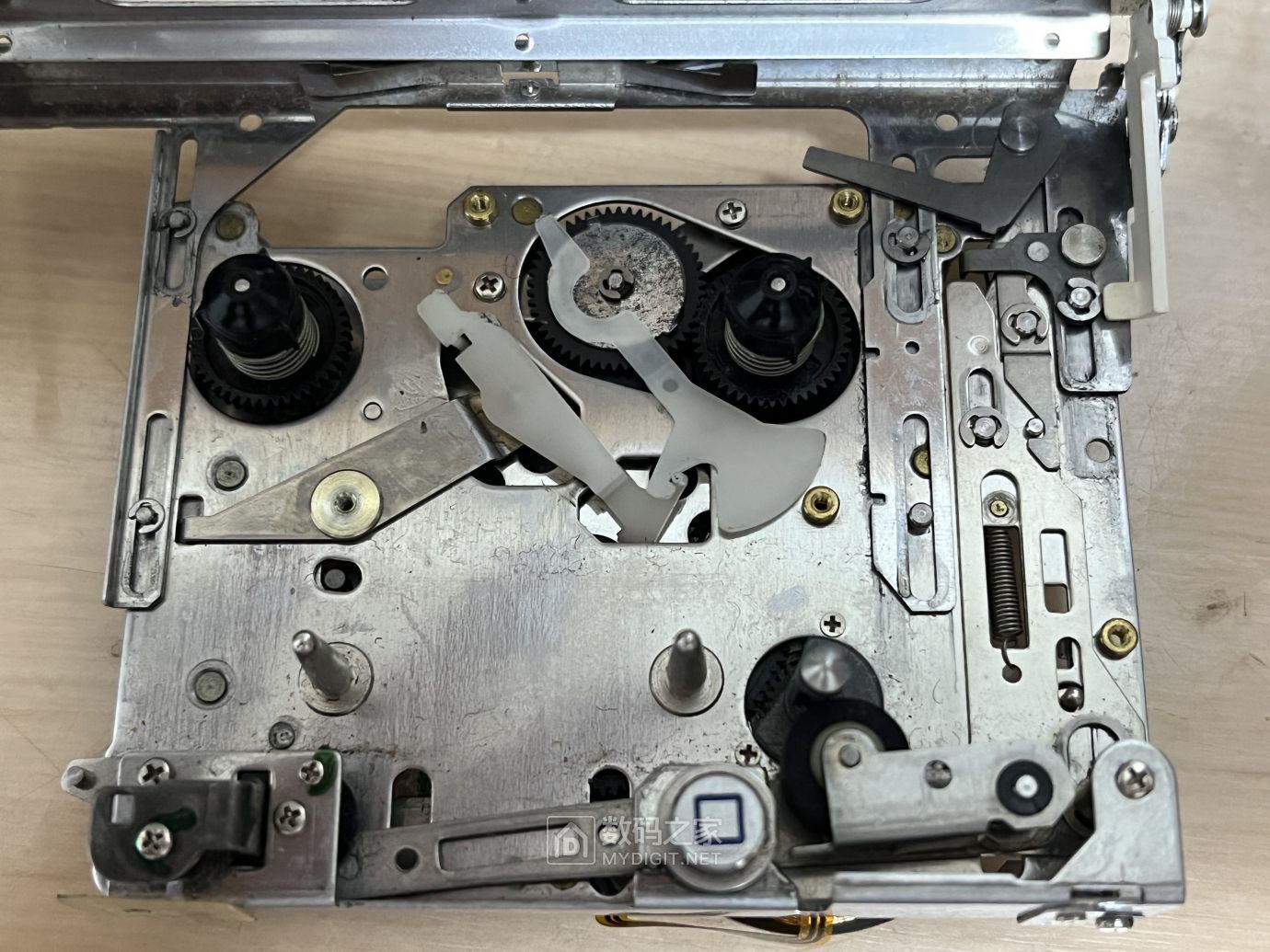 败絮其外，金玉其中；1984年松下RX-S40无刷直驱磁带随身听名机图赏 - 拆机乐园 数码之家