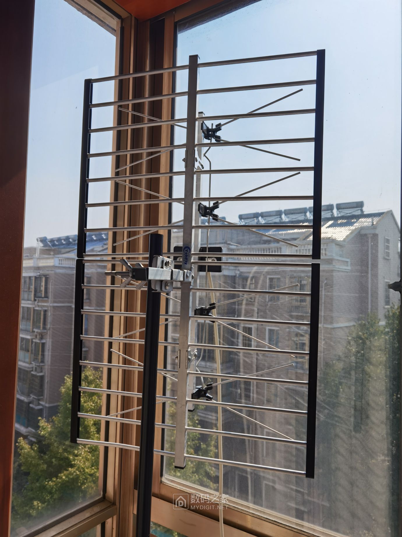 第一波道USB DTMB地面波数字电视接收棒拆解（PCTV USB2.0 Dongle） - 拆机乐园 数码之家