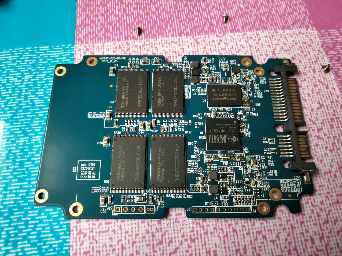 拆用了快8年的 云储 ShineDisk M667 固态硬盘 - 拆机乐园 数码之家