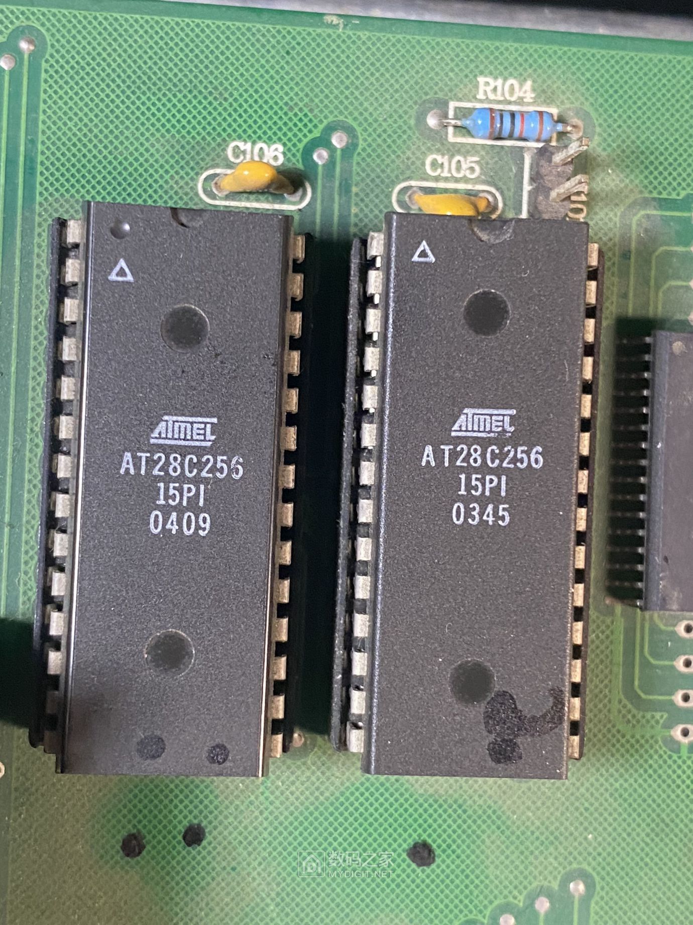 关于AT28C256单片机用编程器读出存储数据就损坏问题 - 我爱单片机 数码之家