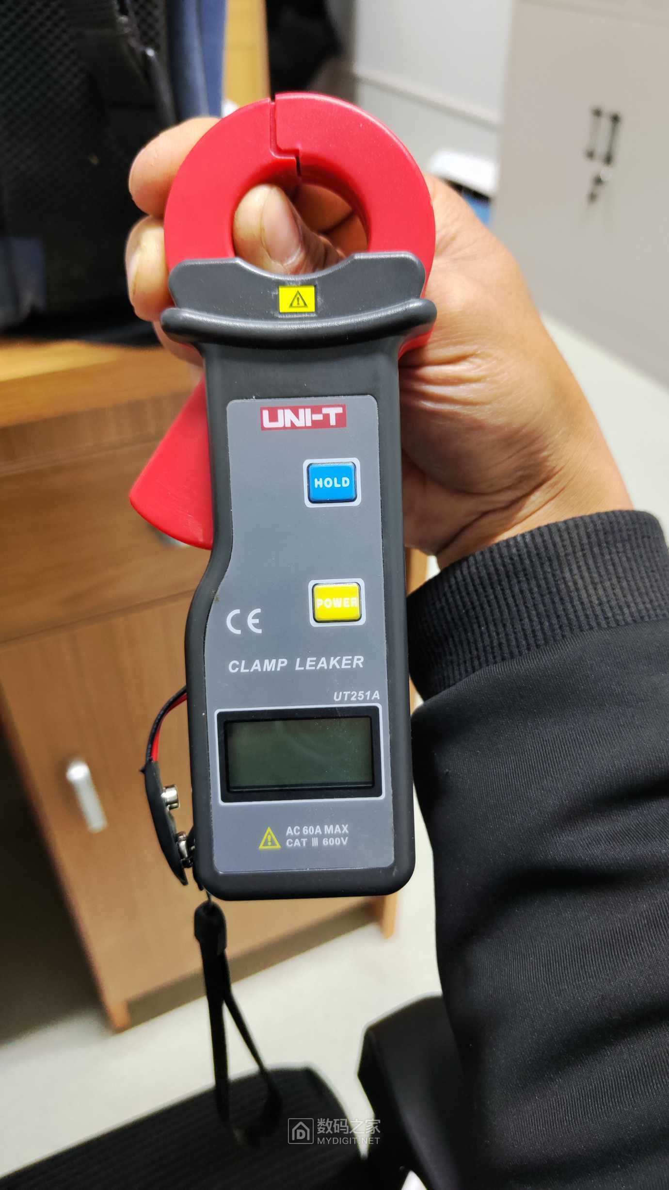 拆 高精度 漏电流钳形表 UNI-T UT251A - 拆机乐园 数码之家