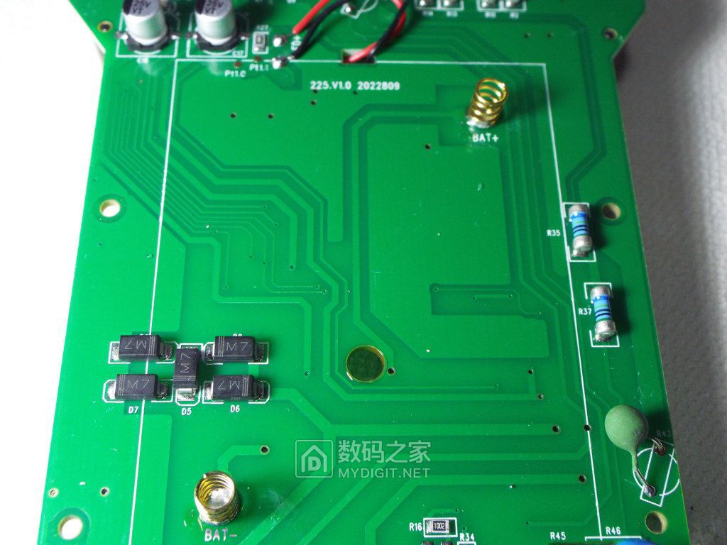 众仪ZT-225和优利德UT61E+数字表对比评测及拆解 - 仪表谈谈 数码之家