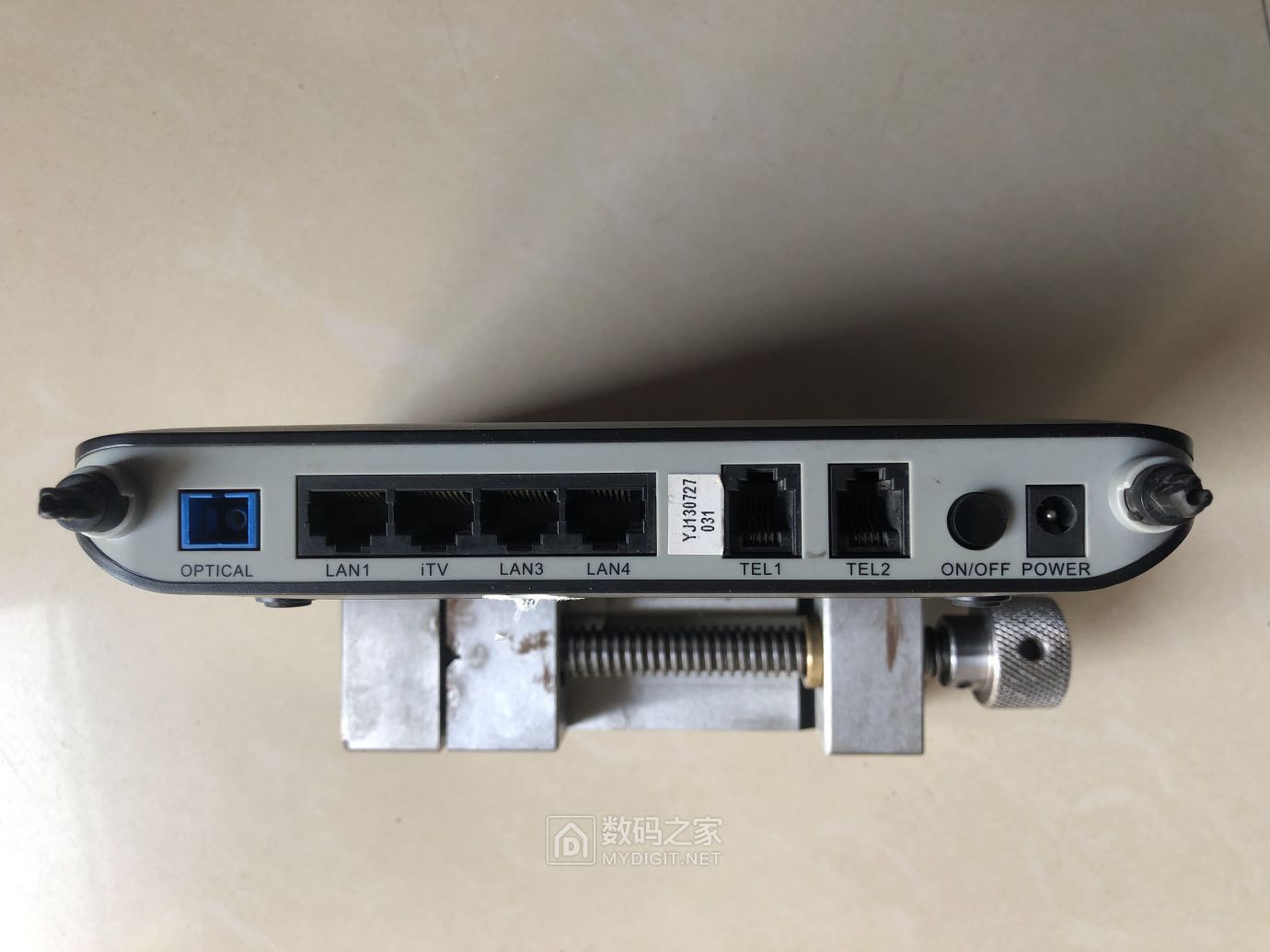 拆个光猫老将华为HG8245,还是老货舍得堆料 - 拆机乐园 数码之家