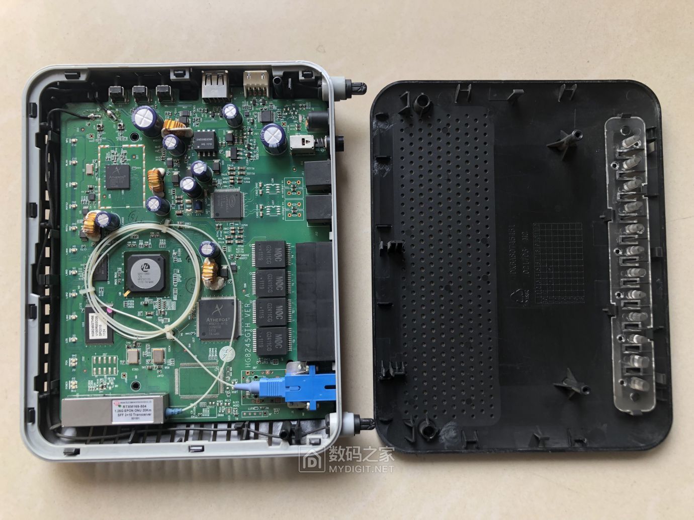 拆个光猫老将华为HG8245,还是老货舍得堆料 - 拆机乐园 数码之家