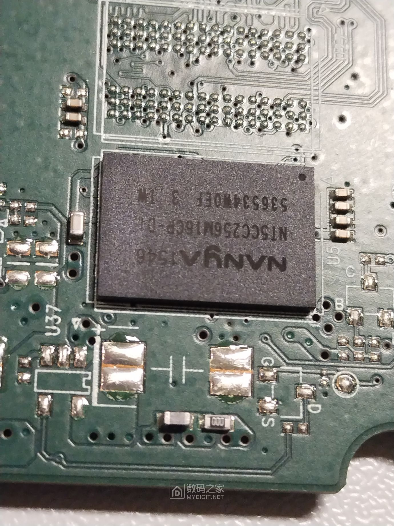 再拆个用了N年的建兴T9 256G固态 - 拆机乐园 数码之家