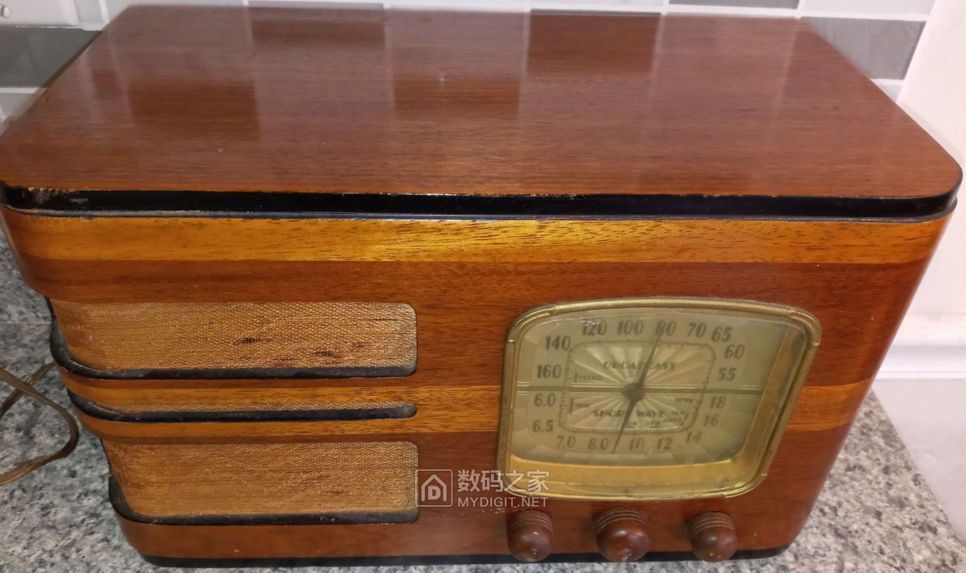 1936年的美国无线电公司RCA 85T1型中短波双波段收音机 - 硬件博物馆 数码之家