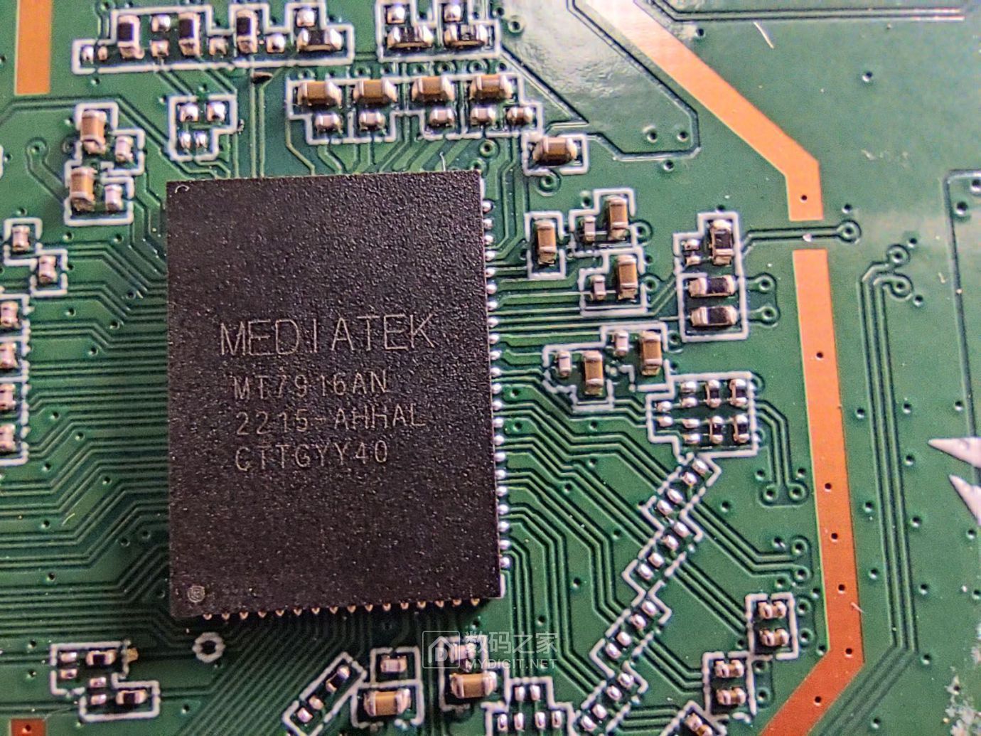 中兴F7600T拆解 中兴F7600T 1.1 XG-PON天翼网关拆解 - 拆机乐园 数码之家