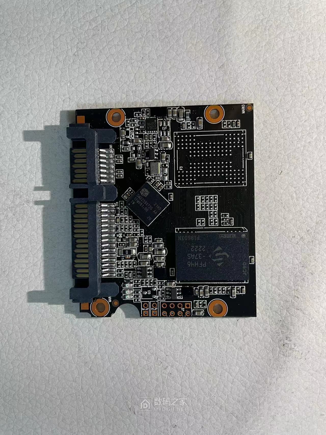 拆解爱国者国民好物512GB固态硬盘（aigo S500） - 拆机乐园 数码之家