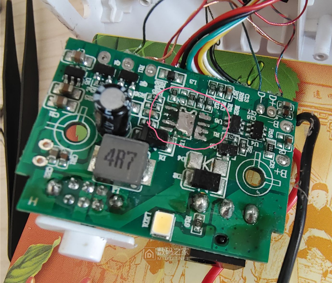 惨绝人寰，超暴力拆解得力LED台灯的HX3248C驱动芯片 - 拆机乐园 数码之家