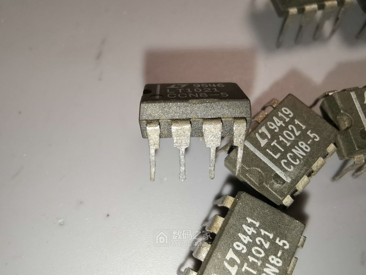 邮了几个LT的 基准 LT1021 和运放 LT1057 砸开看看是不是真的 - 拆机乐园 数码之家