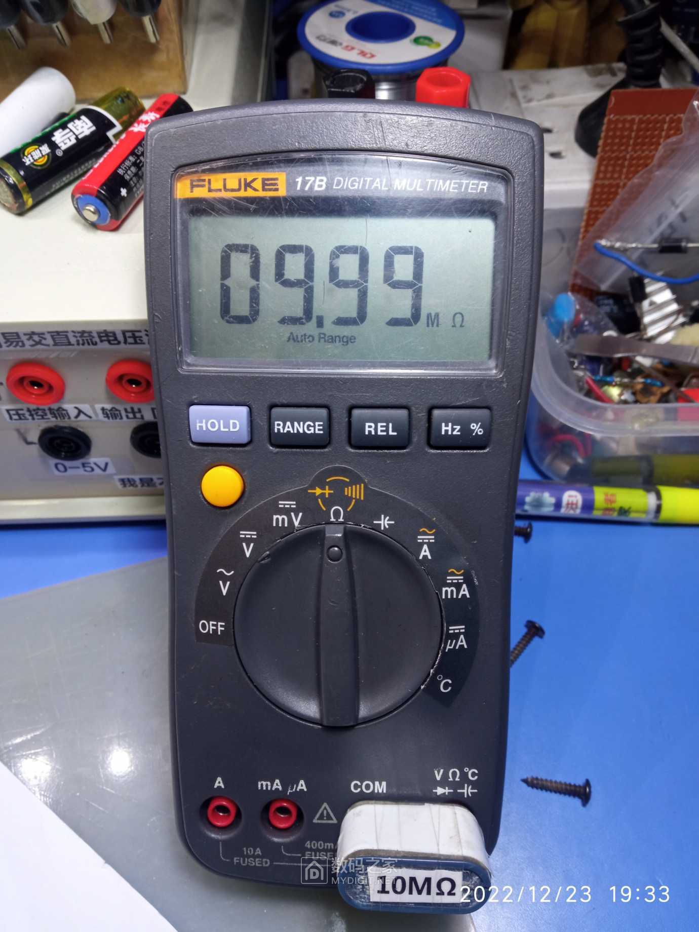 拆机测试一下网友的FLUKE福禄克17B万用表 - 仪表谈谈 数码之家