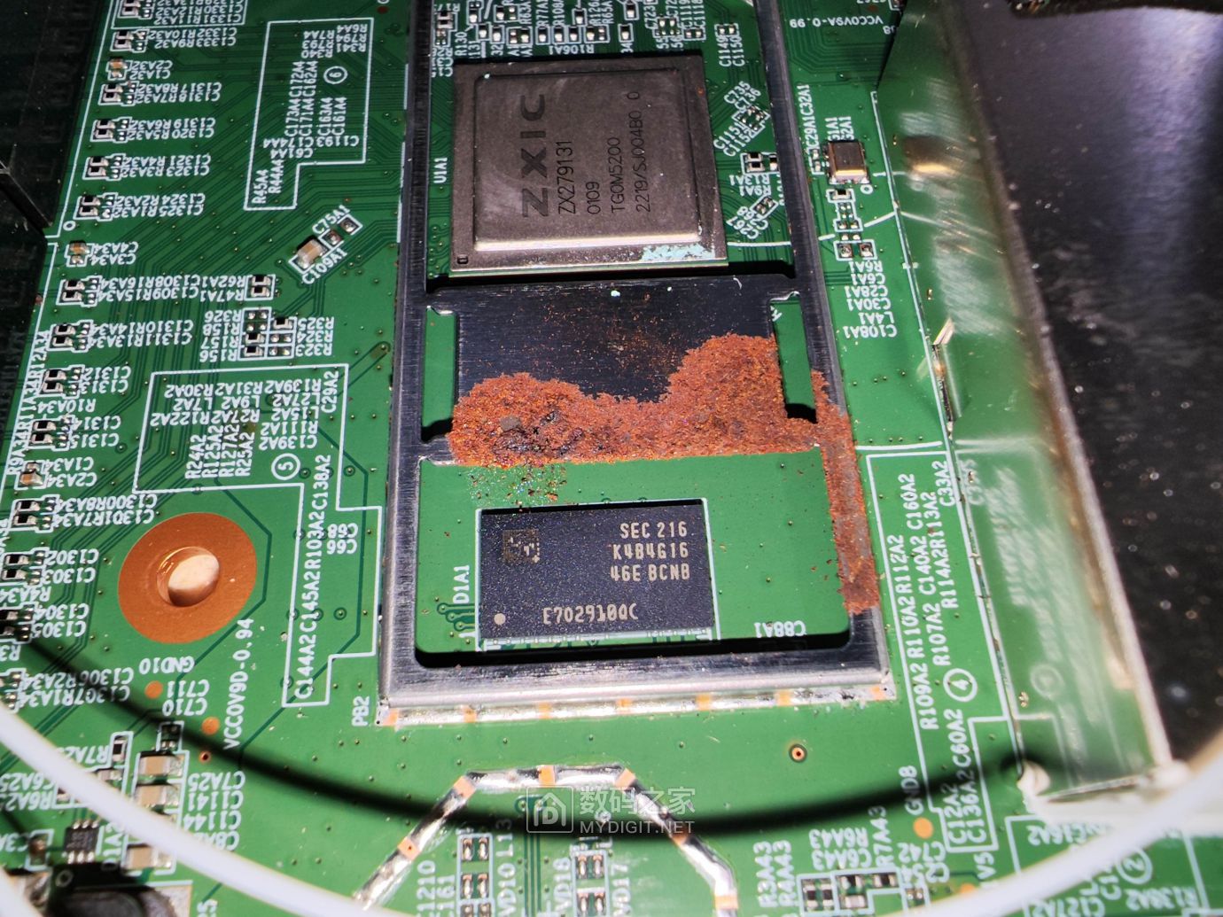 拆解中兴F4600T V1.0电信光猫 - 拆机乐园 数码之家