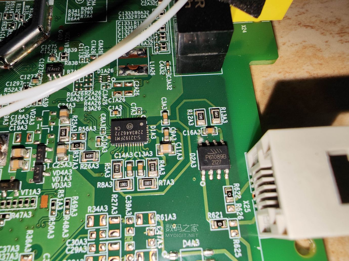 拆解中兴F4600T V1.0电信光猫 - 拆机乐园 数码之家