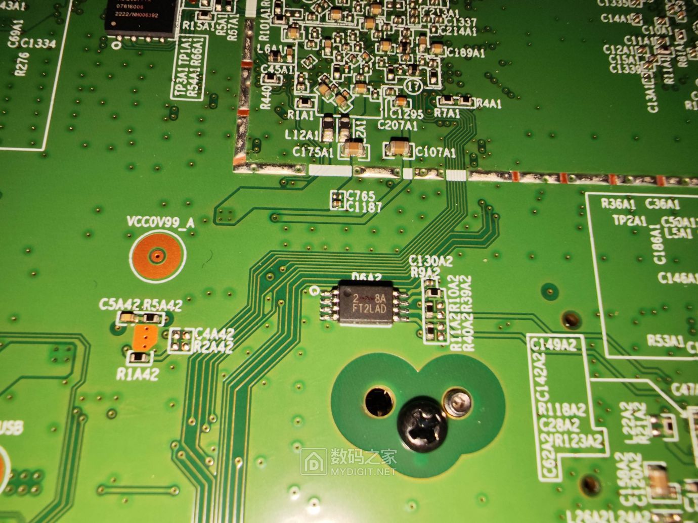 拆解中兴F4600T V1.0电信光猫 - 拆机乐园 数码之家