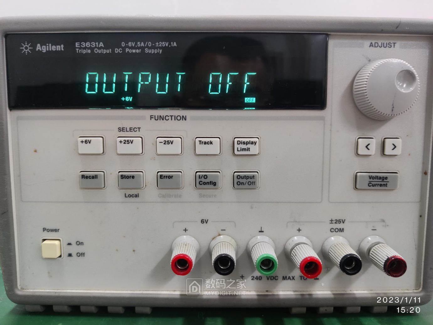 安捷伦E3631A电源拆解，误差有些大 - 拆机乐园 数码之家