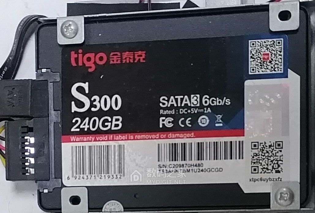 到手金泰克S300固态RTS5733DLQ_H27Q2T8QEA9R（H3DTV4_4P怎样开卡 - SSD存储技术 数码之家