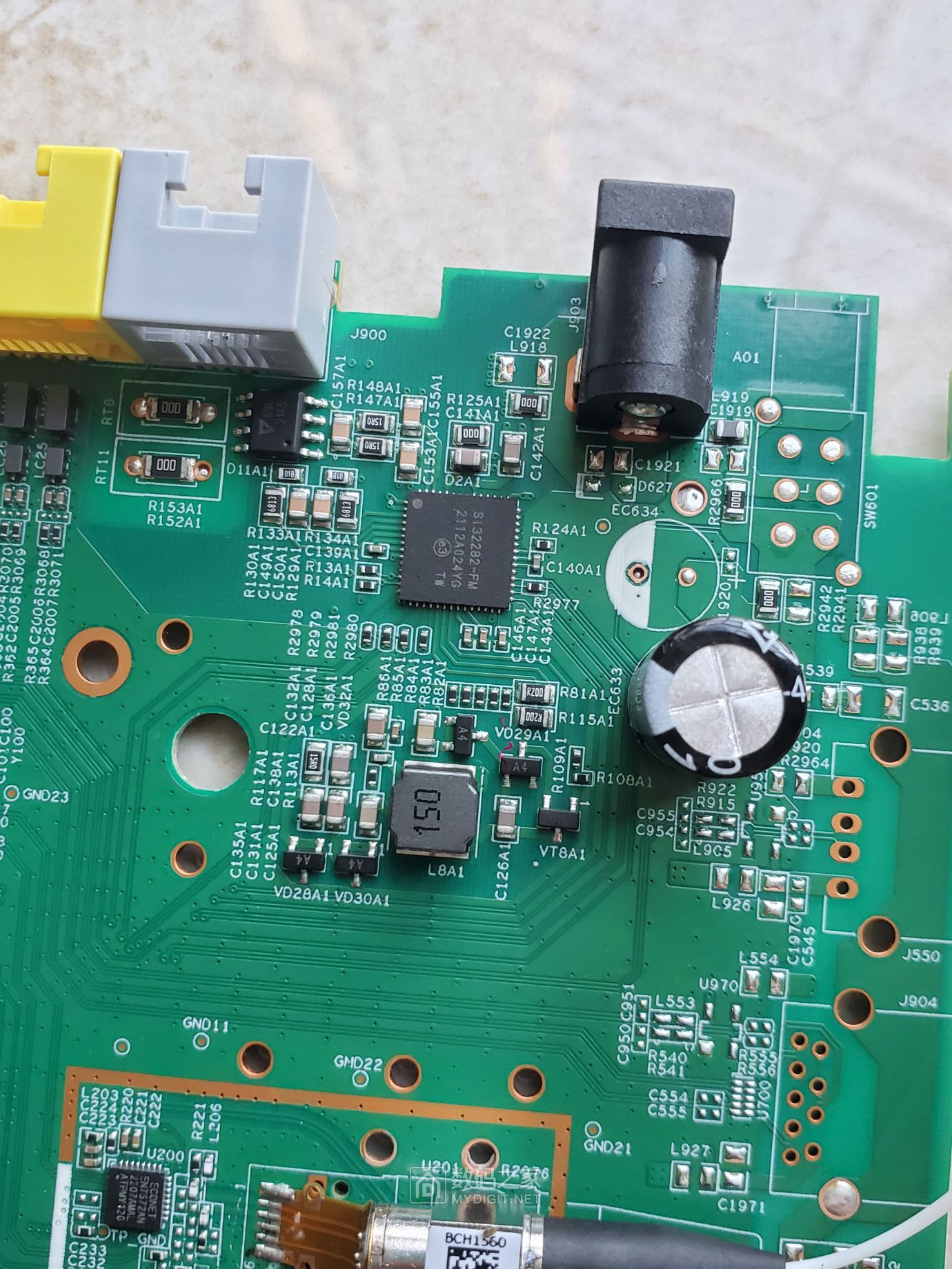 拆一电信假万兆光猫，型号：ZN-XG120 - 拆机乐园 数码之家