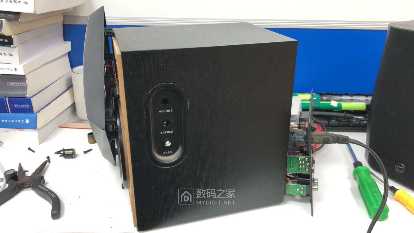 拆修惠威D1010-IV音响无低音故障 - 拆机乐园 数码之家