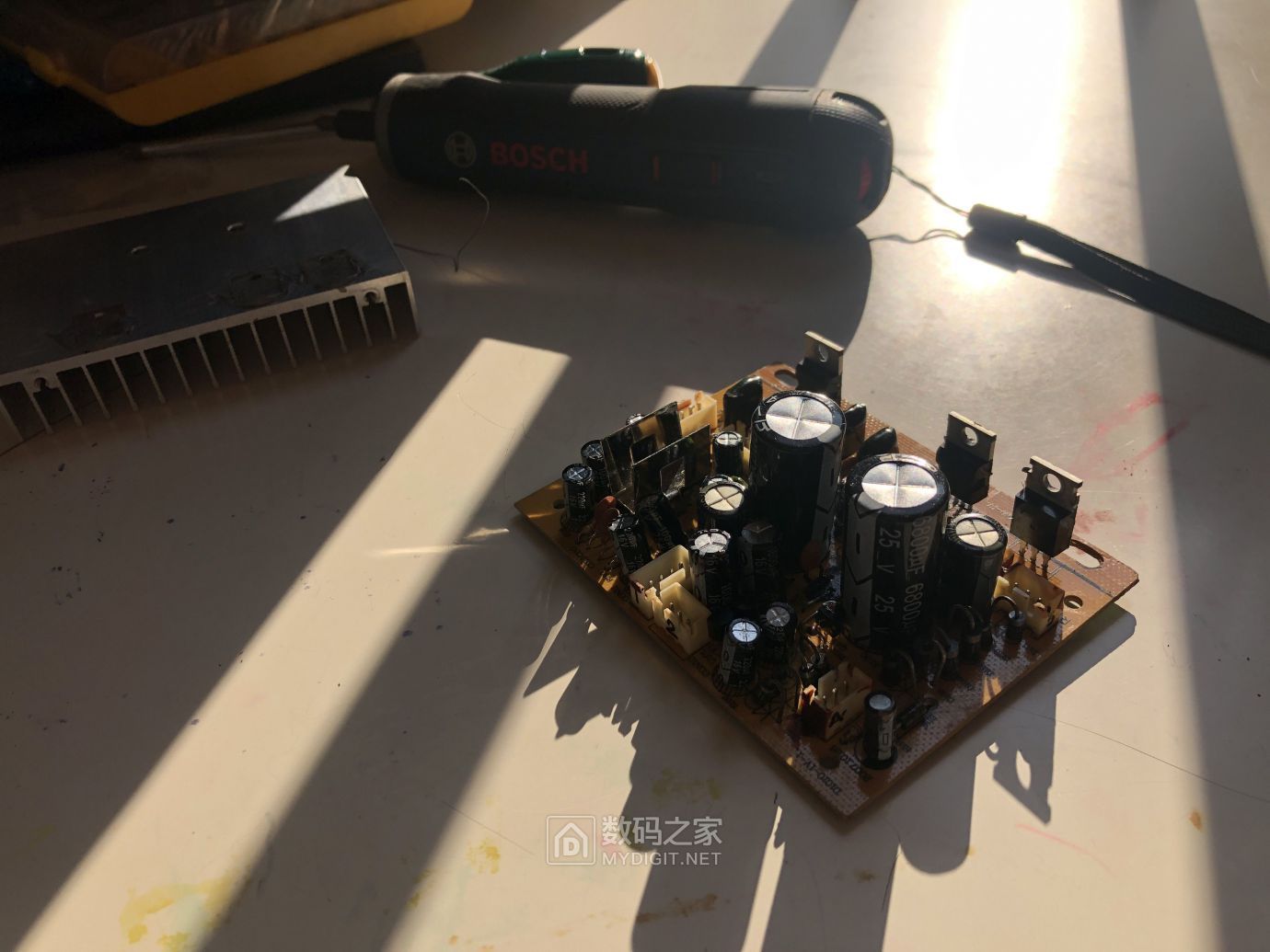 拆修惠威D1010-IV音响无低音故障 - 拆机乐园 数码之家