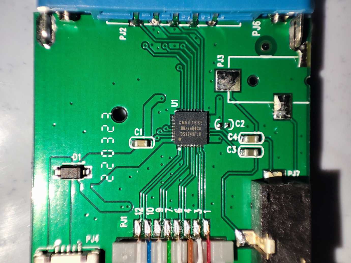 拆个HDMI转VGA转接头，CM6616SE的单芯片方案 - 拆机乐园 数码之家