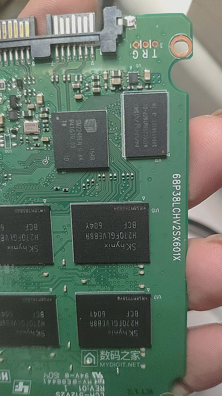 建兴LCH-512V2S MLC颗粒H27QFGLVEB8R开卡成功 - SSD存储技术 数码之家