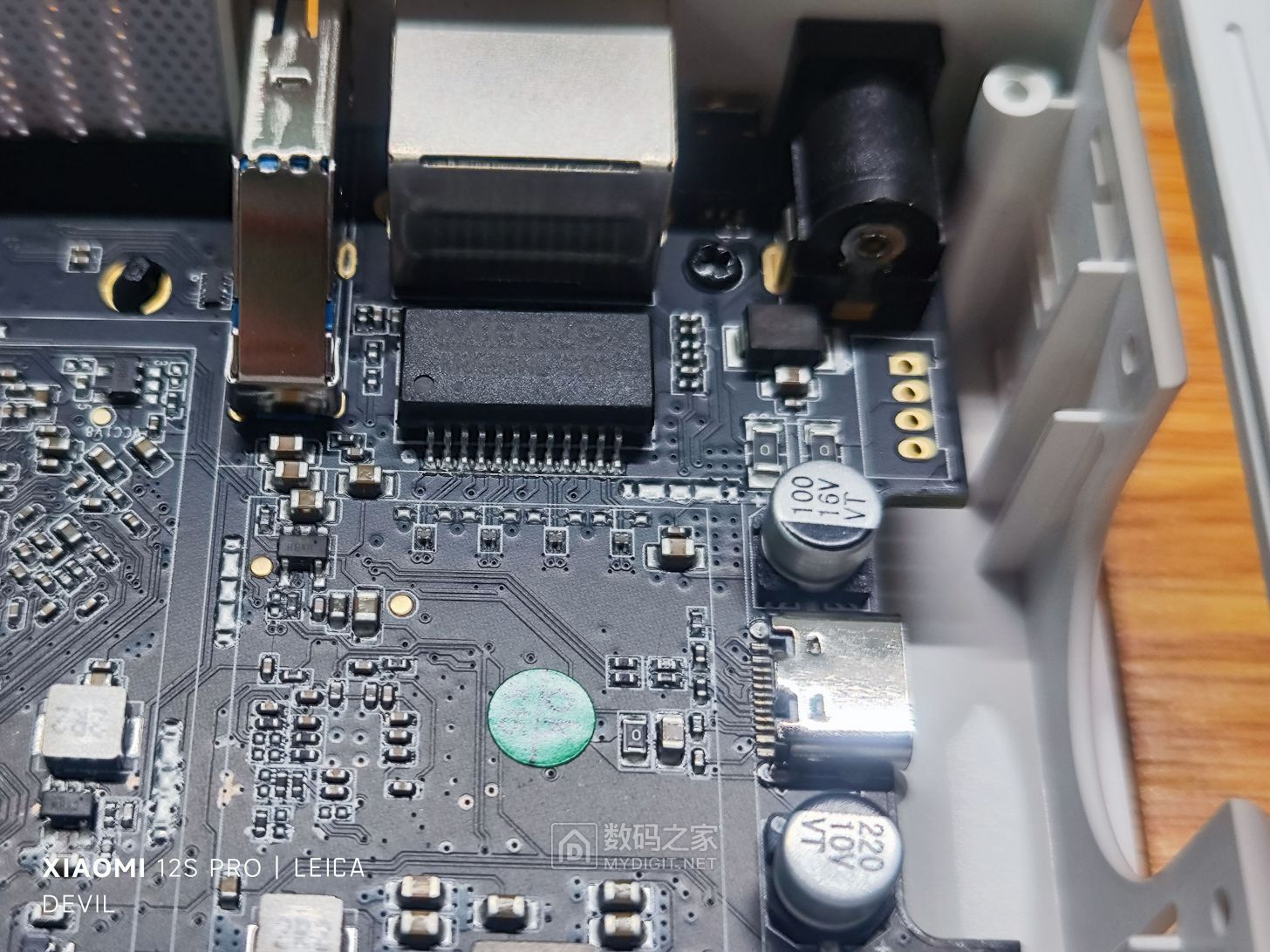 硬件好像还挺有料的，网心云OEC到手即拆 - 拆机乐园 数码之家