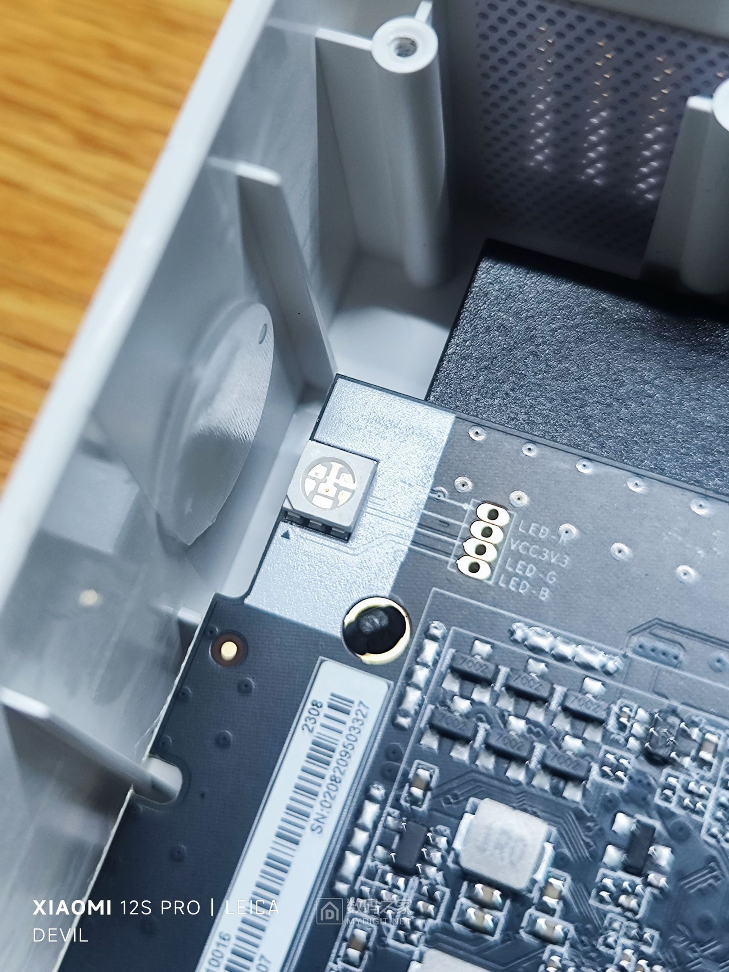 硬件好像还挺有料的，网心云OEC到手即拆 - 拆机乐园 数码之家