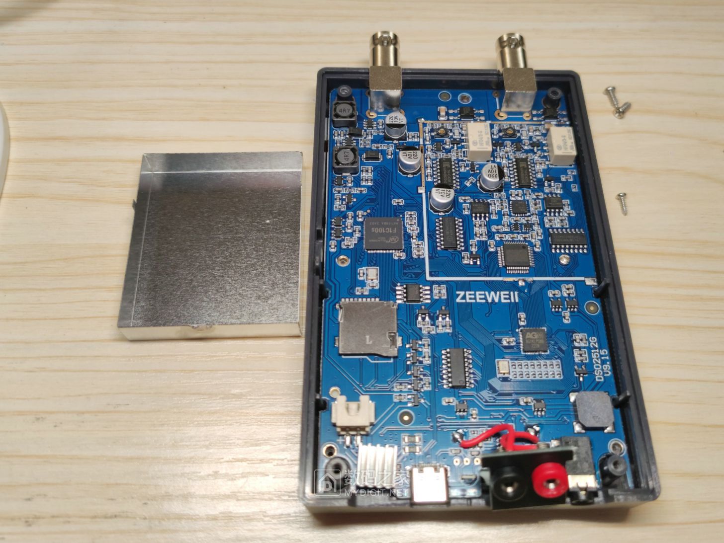 DSO2512G双通道手持示波器 - 拆机乐园 数码之家