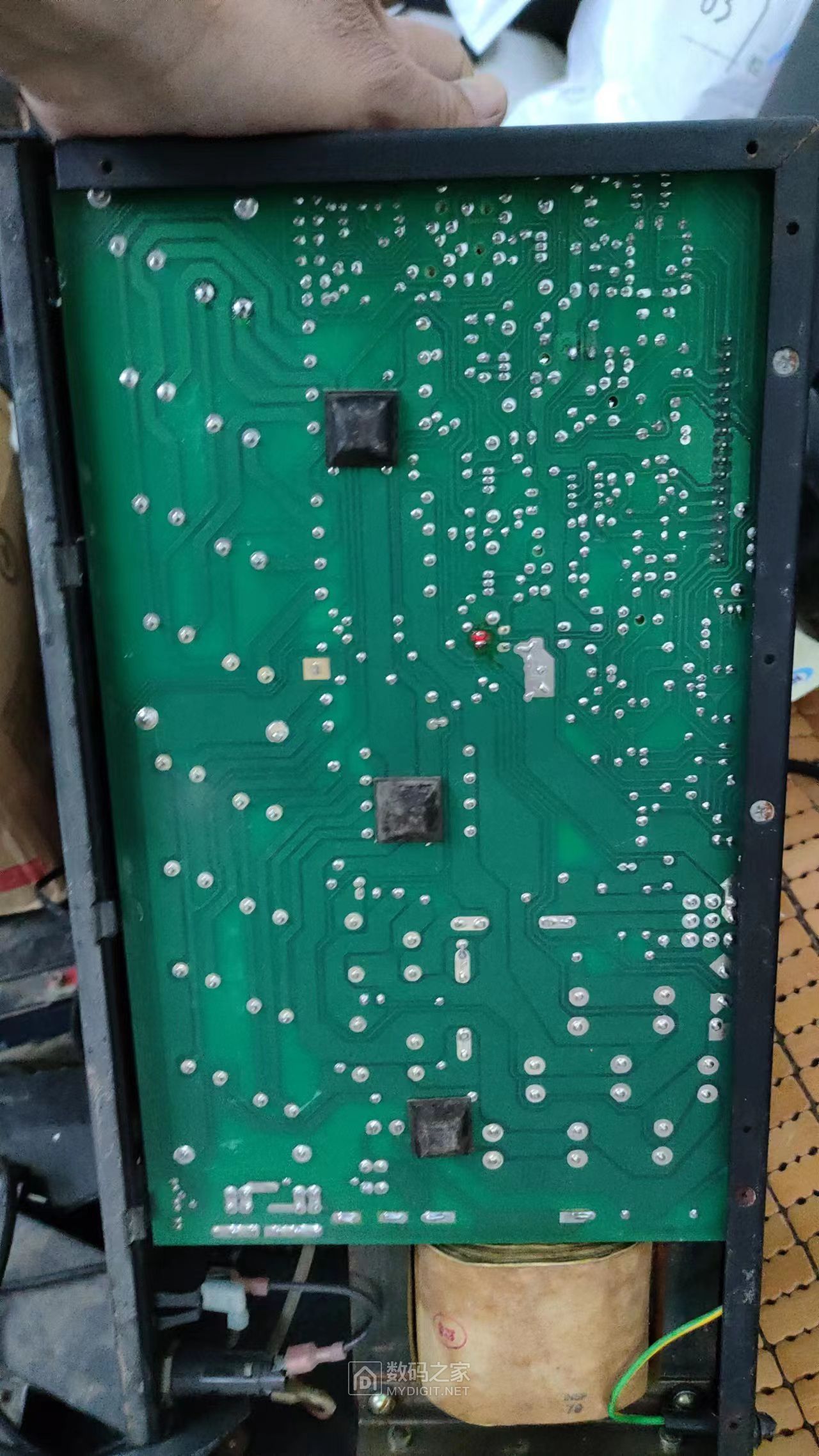 QSC USA900拆机，修复前级15v电源。 - 拆机乐园 数码之家