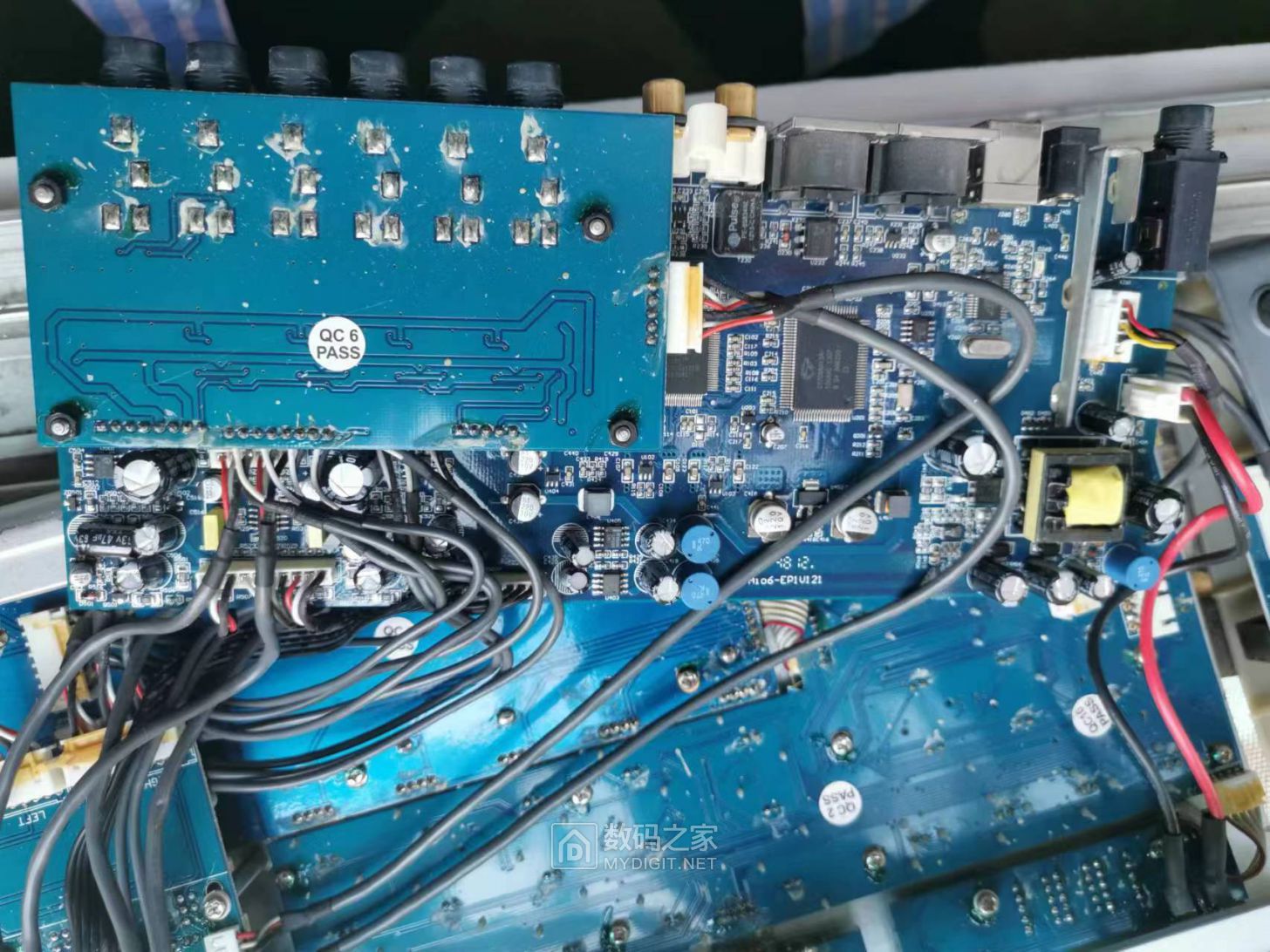 拆解艾肯ICON AIO6外置声卡 - 拆机乐园 数码之家